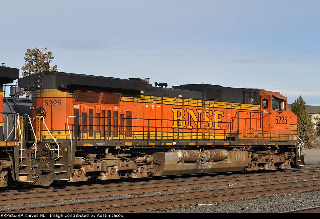 BNSF 5225